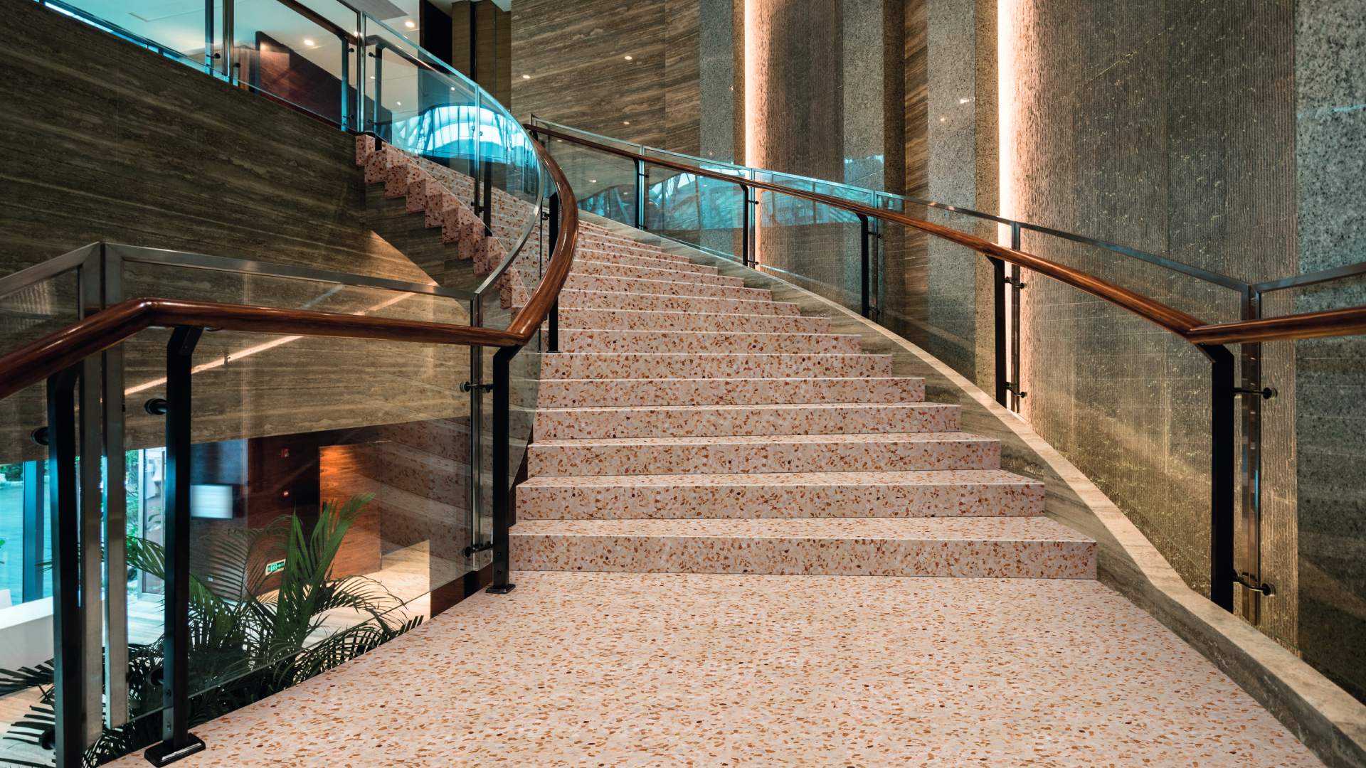 Marble agglomerate stairs, a winning choice for every type of space